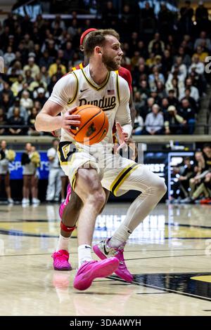 Purdue guard Braden Smith (3) drives past Conor Enright during the ...