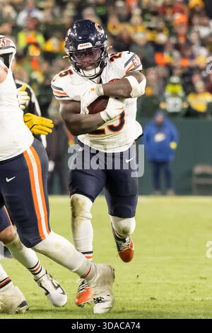 Chicago Bears running back Kyle Monangai (25) runs during an NFL ...