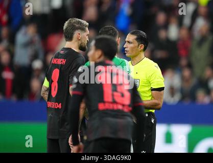 Leverkusen, Germany. 10th Dec, 2025. Soccer: Champions League, Bayer ...