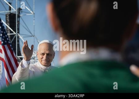Pope Leo XIV arrives in Piazza Duomo in Pavia Stock Photo - Alamy