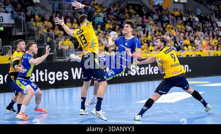 from left Sebastian Heymann (RNL, 13), Omar Ingi Magnusson (SCM, 14 ...