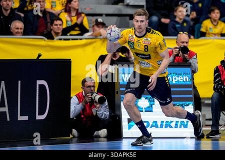 Tim Nothdurft (RNL, 8), with the ball, single image, individual photo ...