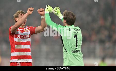 Final celebration from the left: goalkeeper Manuel Neuer (Bayern ...