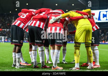 Sheffield United group huddle during the Sky Bet Championship match ...