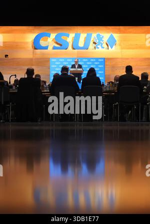 Munich, Germany. 13th Dec, 2025. Klaus Holetschek (l-r), Chairman of ...