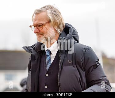 Dundee manager Steven Pressley ahead of the William Hill Premiership ...