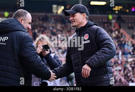 from left Trainer [coach] Alexander Blessin (St. Pauli), Trainer [coach ...