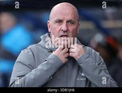 Paul Cook manager of Chesterfield during the Sky Bet League 2 match ...