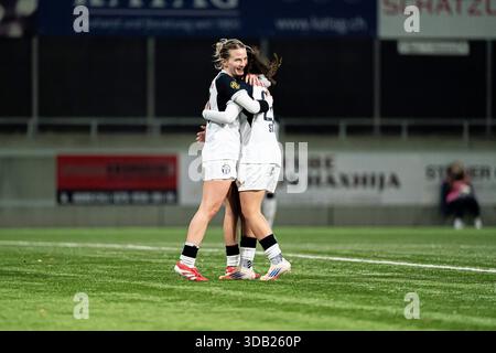 Kim Dubs (24 FC Zurich), right, in action during the Swiss Cup Women ...