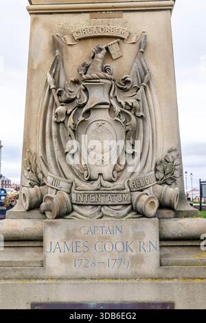 captain James cook statue Whitby england uk Stock Photo - Alamy