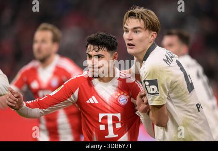 from left Aleksandar Pavlovic (Bayern), Nicolas Seiwald Leipzig ...