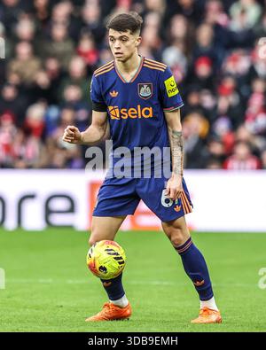 Lewis Miley of Newcastle United during the Premier League match ...