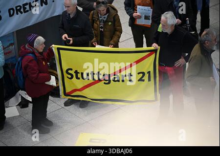 21 December 2025, Baden-Württemberg, Baden-Baden: Decathlete Leo ...