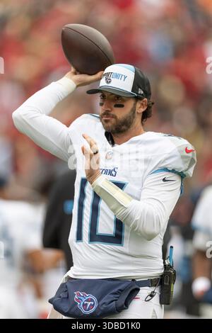 Tennessee Titans quarterback Brandon Allen (10) scrambles against the ...