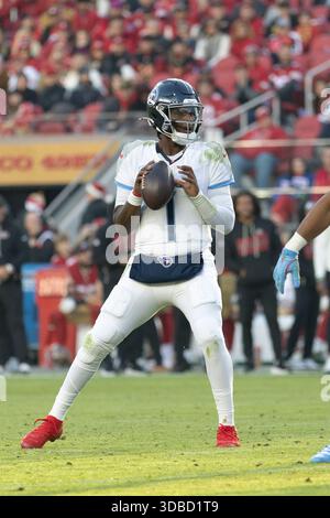Tennessee Titans quarterback Cam Ward before an NFL football game ...