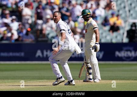 England's Brydon Carse, right, appeals for a LBW on Australia's Steve ...