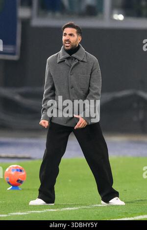 Cesc Fabregas Head Coach of Como 1907 gestures during the Serie A ...