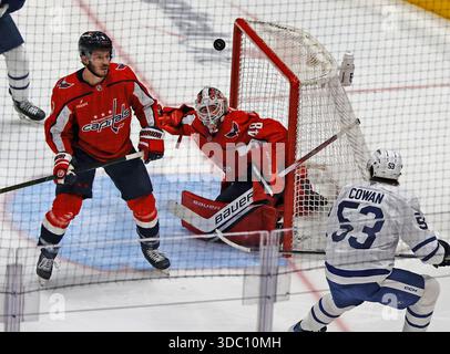 Washington Capitals defenseman Matt Roy (3) in action during the third ...