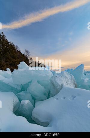 Ice patterns and piles of ice plates called Ice Shoves on the Green Bay ...