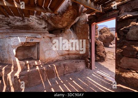Cliff Dwellers Stone House. Marble Canyon, Arizona, USA Stock Photo - Alamy