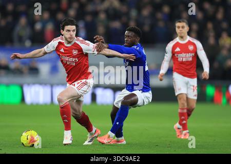Tim Iroegbunam of Everton holds off Jhon Arias of Wolverhampton ...