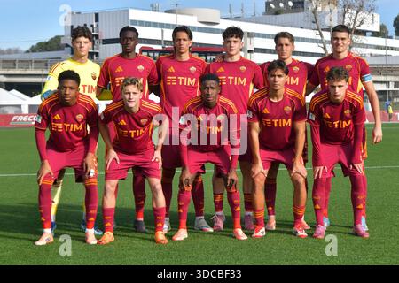 AS Roma's team lines up before the match of Primavera 1 Italian ...