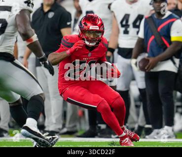 Houston Texans running back Jawhar Jordan (26) runs with the ball ...