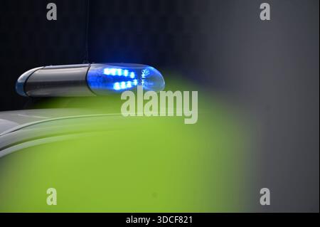 PRODUCTION - 17 December 2025, Baden-Württemberg, Kehl: Two federal ...