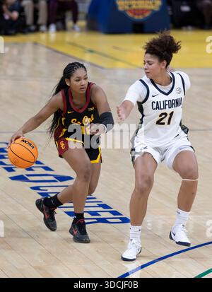 California guard Gisella Maul (21) dribbles the ball against USC during ...
