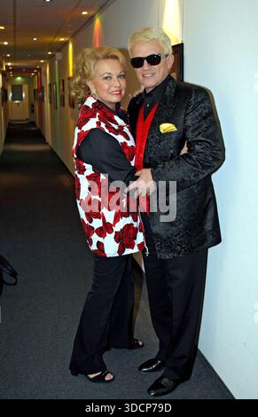 ARCHIV: Heino Sänger Heino mit seiner Ehefrau Hannelore , Ireen Sheer ...