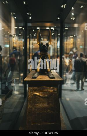 Tutankhamun Hall at the Grand Egyptian Museum Stock Photo - Alamy