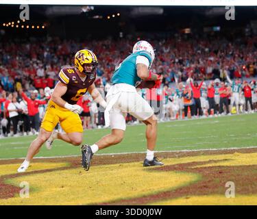 New Mexico wide receiver Keagan Johnson (7) makes a catch and runs down ...