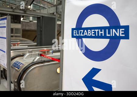 Elizabeth Line, London Underground, Tube Station Stock Photo - Alamy