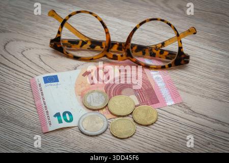 From 1 January 2026, a statutory minimum wage of €13.90 per hour will ...