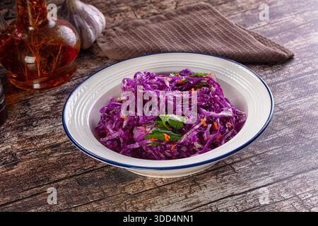 Salad with fresh pirple shredded cabbage and carrot Stock Photo - Alamy