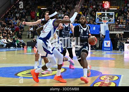 Jacob Pullen (Banco di Sardegna Sassari) during Banco di Sardegna ...