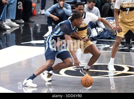 Memphis Grizzlies forward GG Jackson II (45) reaches for the ball ahead ...