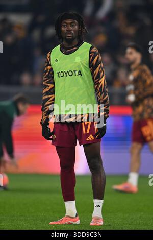 Manu Kone' of A.S. Roma warm up prior the match of the UEFA Europa ...
