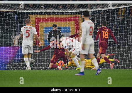 Evan Ferguson of AS Roma scores a goal of 0-1 during US Lecce vs AS ...