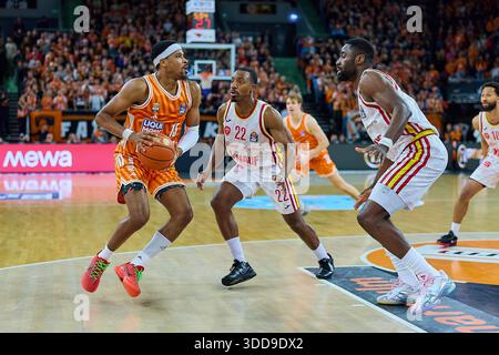 Jonathan Stove (Fitness First Wuerzburg Baskets, #22), GER, FC Bayern ...