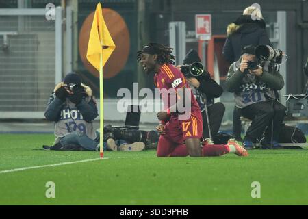 Manu Kone' of A.S. Roma celebrates after scoring the goal of 1-0 during ...