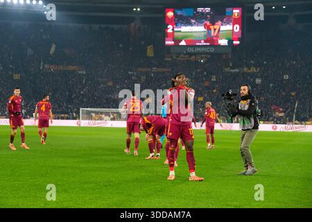 Manu Kone' of A.S. Roma celebrates after scoring the goal of 1-0 during ...