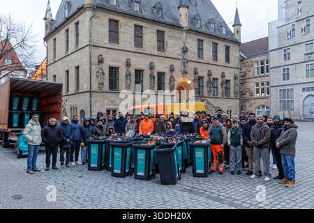 10 January 2026, Lower Saxony, Bingum: Snow-covered bicycles are parked ...