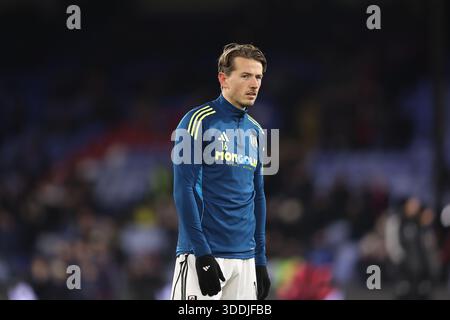Sander Berge of Fulham warms up ahead of the Premier League match Leeds ...