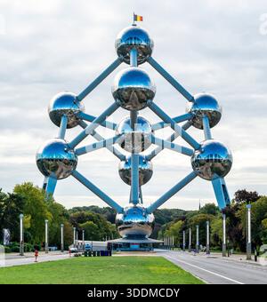 The 102m tall Modernist design Atomium was built for the Brussels world ...