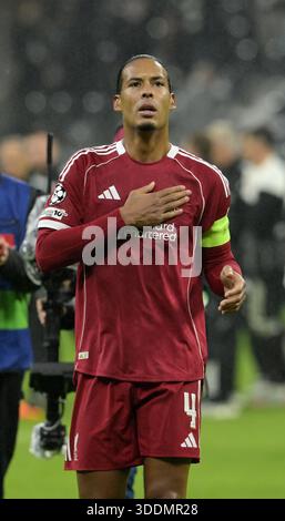 Virgil van Dijk fotografiert beim Fußball Champions. League Spiel ...