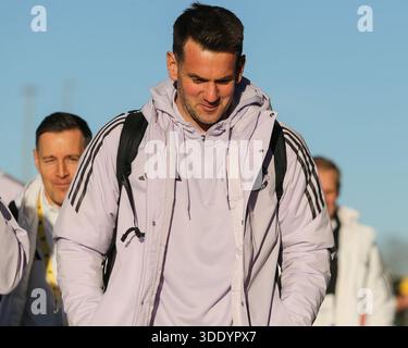 Manchester United goalkeeper Thomas Heaton warming up before the ...