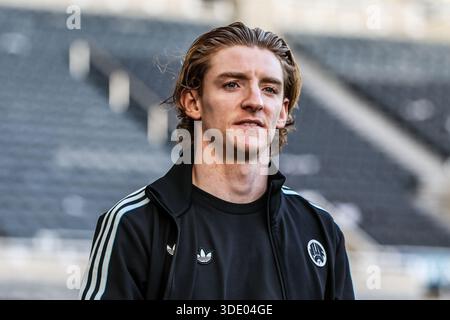 Anthony Gordon of Newcastle United arrives ahead of the Emirates FA Cup ...