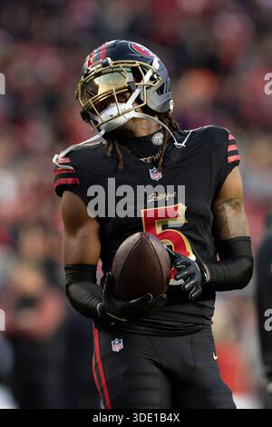San Francisco 49ers' Demarcus Robinson in action an NFL football game ...
