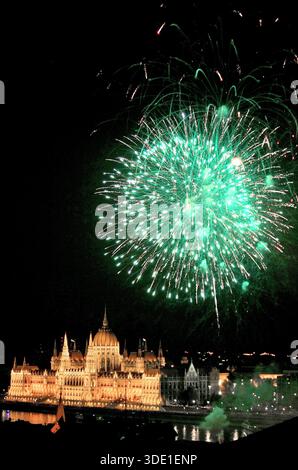 August 20 celebration fireworks in Budapest Stock Photo - Alamy